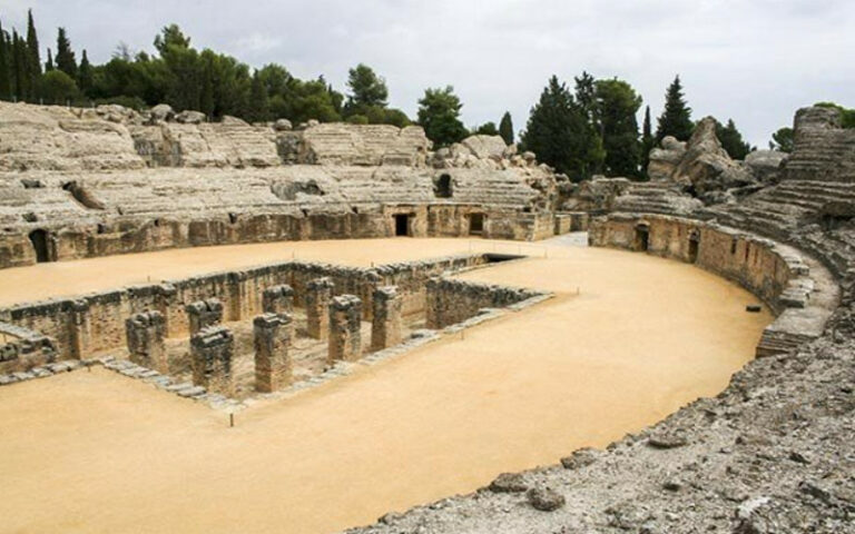10 Most Incredible Roman Amphitheaters | Italy-Explore